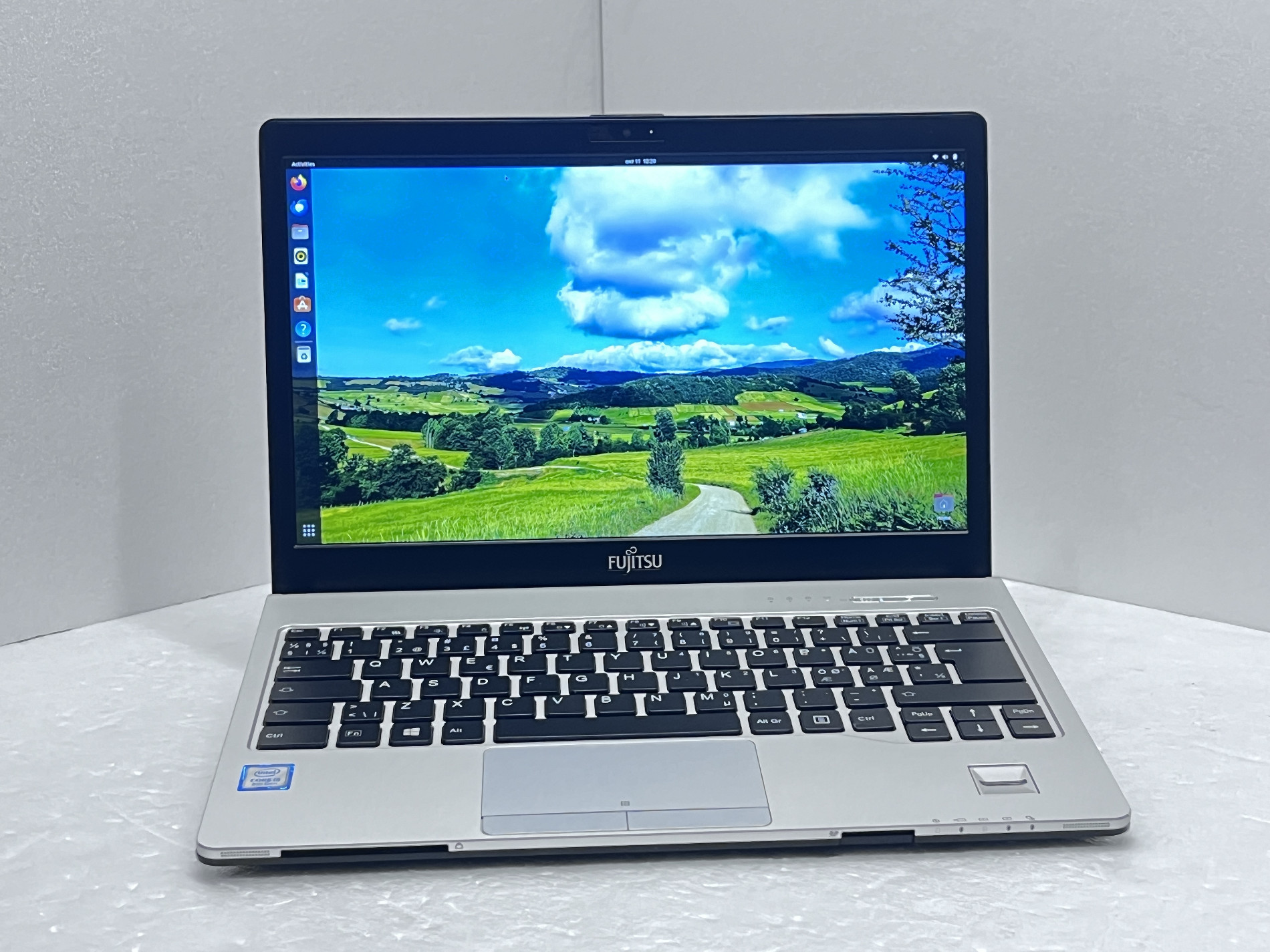 Лаптоп Fujitsu LIFEBOOK S938 13.3" i5-8250U 8GB 260GB клас А - 15512 ...