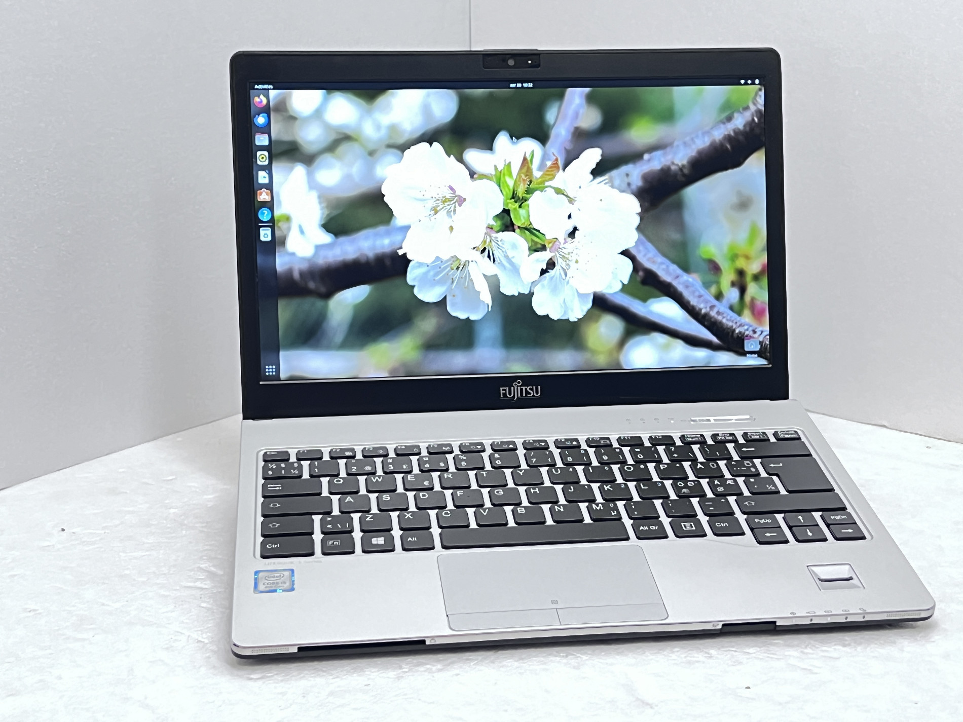 Лаптоп Fujitsu LIFEBOOK S938 13.3" i5-8250U 8GB 260GB клас А - 17591 ...
